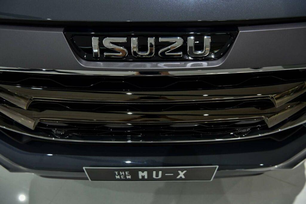 ยลโฉมจริง! ISUZU MU-X Phantom Collection สปอร์ต หรู หล่อ