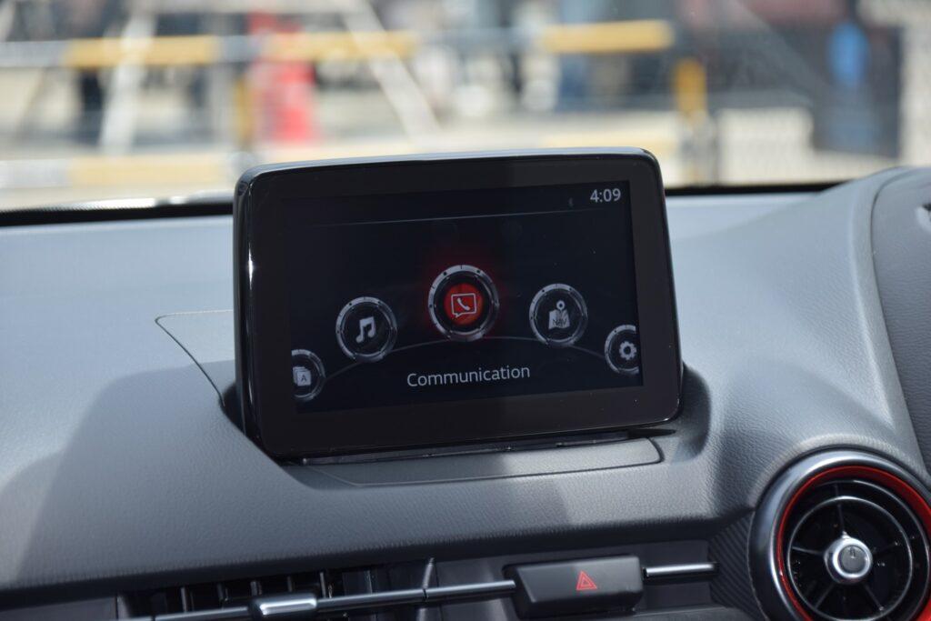 Mazda 2 Essential ตัดออปชันหั่นราคาถูกลงเริ่ม 529,000 บาท