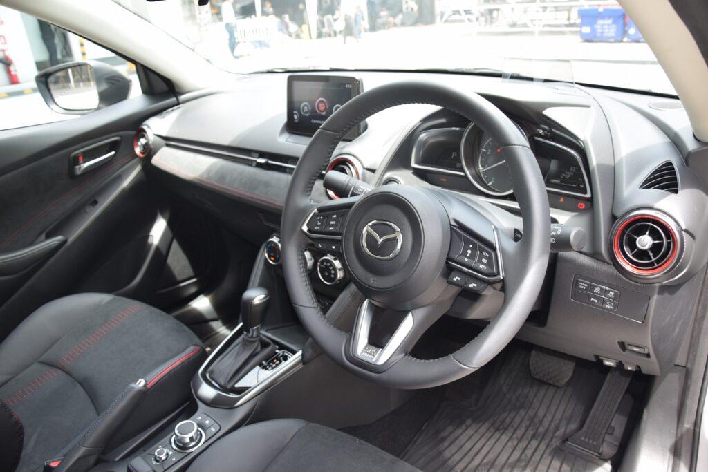 Mazda 2 Essential ตัดออปชันหั่นราคาถูกลงเริ่ม 529,000 บาท