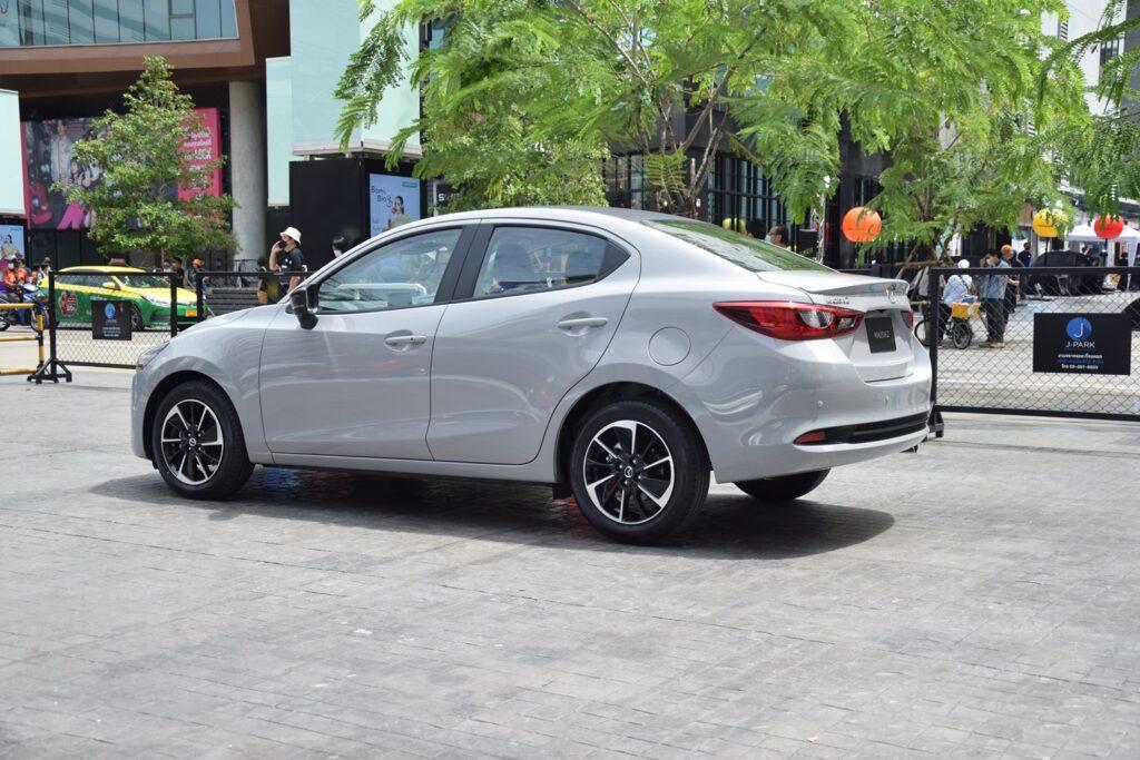 Mazda 2 Essential ตัดออปชันหั่นราคาถูกลงเริ่ม 529,000 บาท