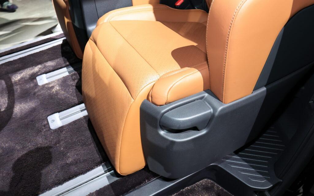 Toyota Alphard x Vellfire 2024 อัครแวนหรูขวัญใจไฮโซ