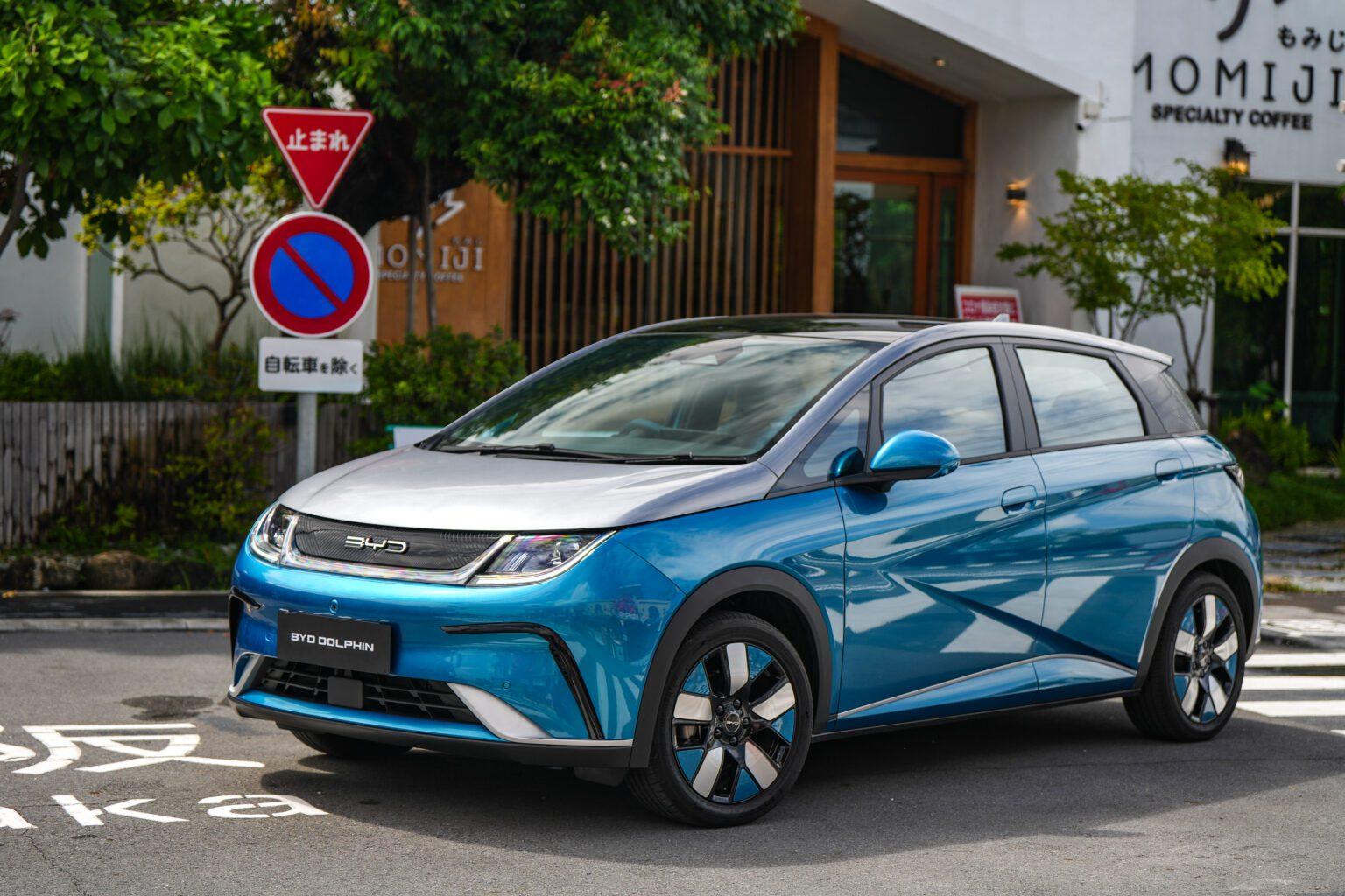 BYD Dolphin VS MG4 Electric สองรุ่นเด่นพลังอีวีแห่งแดนมังกร