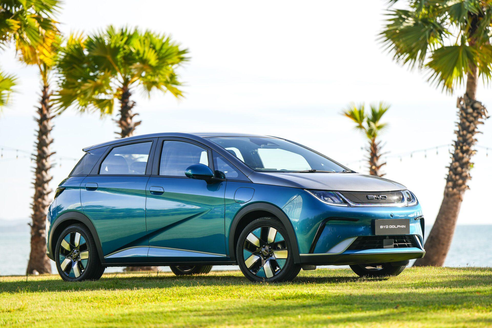 BYD Dolphin VS MG4 Electric สองรุ่นเด่นพลังอีวีแห่งแดนมังกร