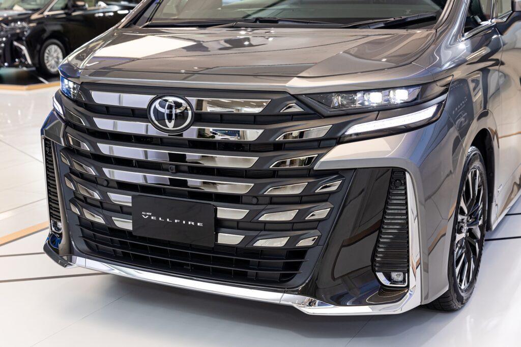 ยลโฉมจริง! 2023 Toyota Vellfire HEV สปอร์ตเอ็มพีวีหัวใจรักษ์โลก