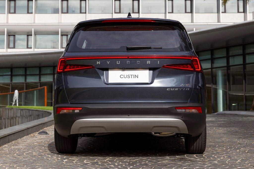 Hyundai Custin เอ็มพีวีทรงสปอร์ต 7 ที่นั่งเปิดตัวที่เวียดนาม