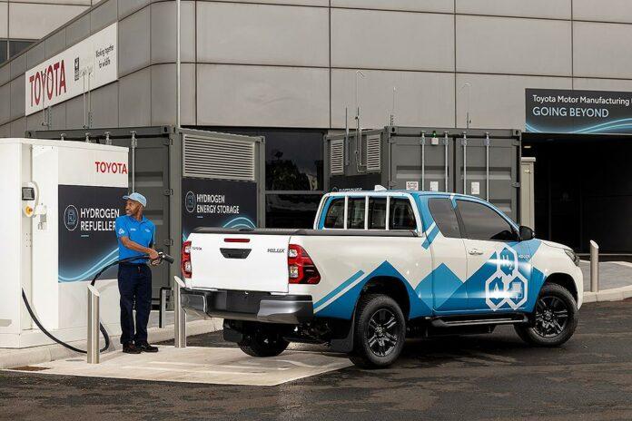Toyota Hilux FCEV กระบะไฮโดรเจนจ่อทดสอบจริงทั่วโลก