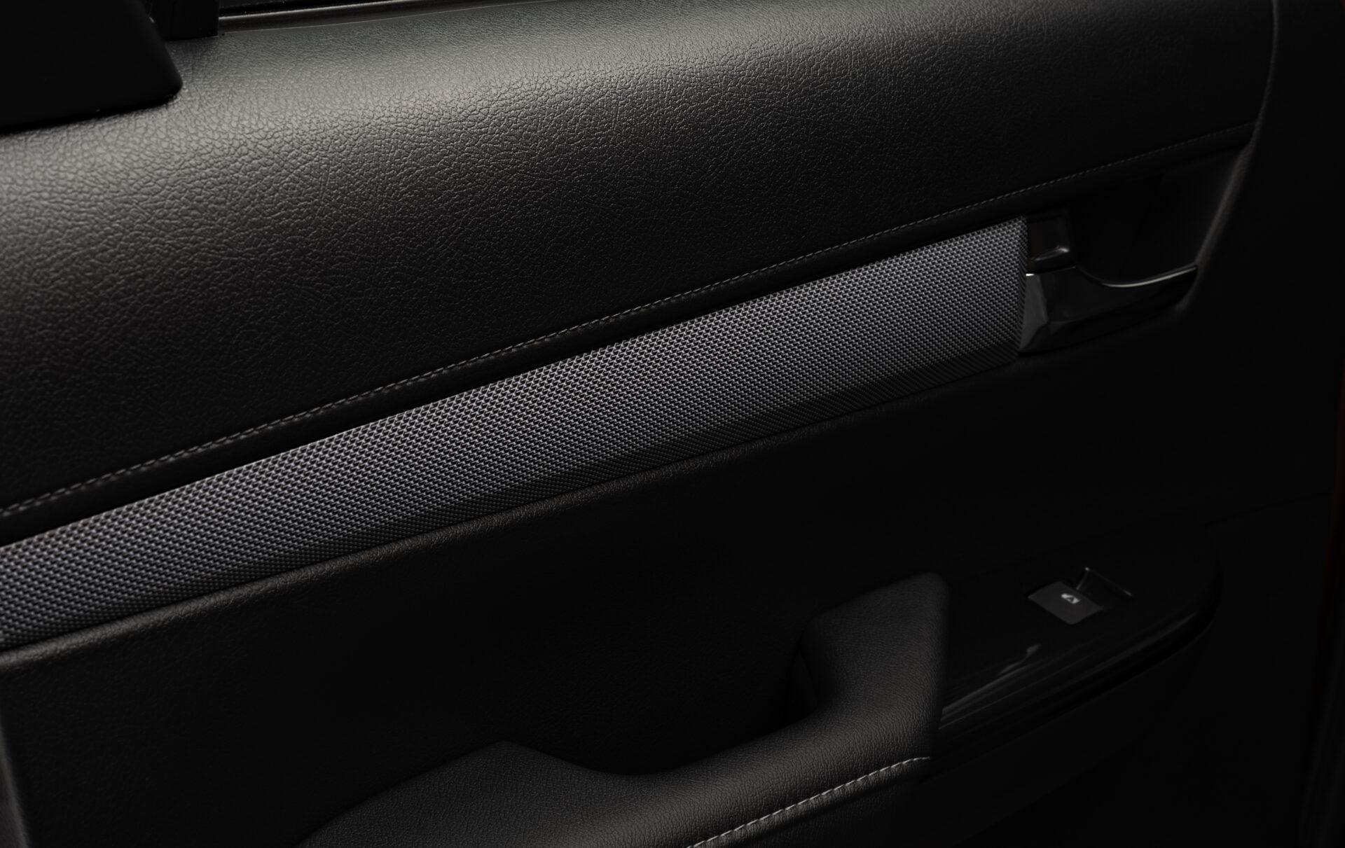 Toyota Hilux GR Sport ปรับสเปกสายโหด 204 แรงม้า ขายอังกฤษ