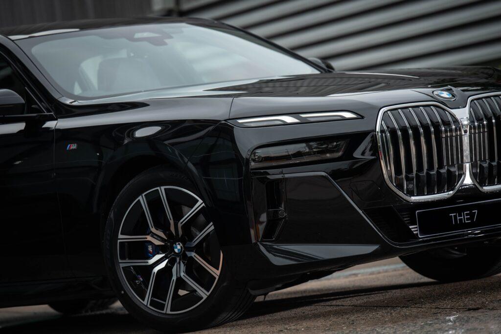 BMW 740d M Sport เก๋งใหญ่เครื่องดีเซล 299 ม้า เริ่ม 6.719 ล้านบาท