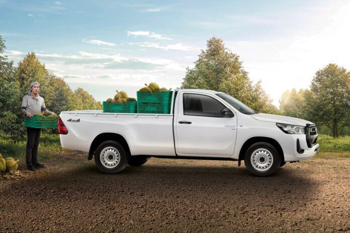 เทียบสเปก! Toyota Hilux Champ x Hilux REVO ศึกพี่น้องค่ายสามห่วง