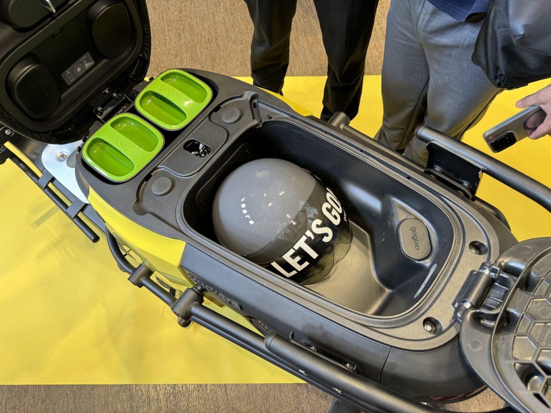 Gogoro CrossOver GX250 สกู๊ตเตอร์ไฟฟ้าสายแบก..!