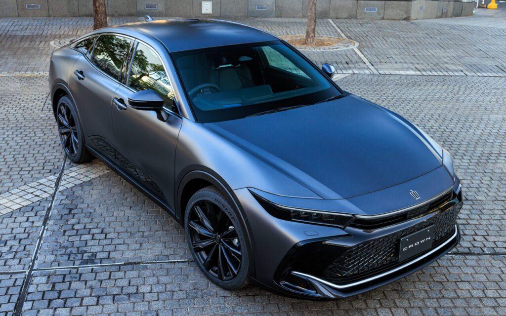 Toyota Crown Matte Metal หล่อพิเศษสายหรูมาดซิ่งด้วยสีด้าน