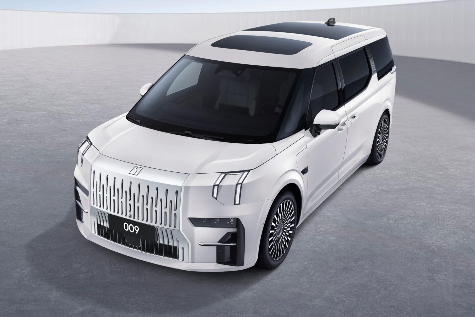 ZEEKR 009 อีวีสายหรู เผยโฉม Motor Show คาดค่าตัวไม่ถึง 3 ล้าน!