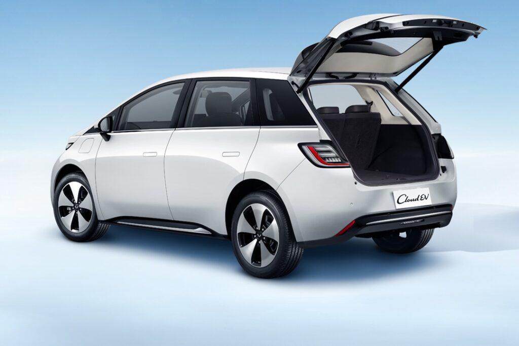 WULING Cloud EV เอ็มพีวีไฟฟ้าวิ่งไกล 460 กม. เตรียมมาไทยปลายปีนี้