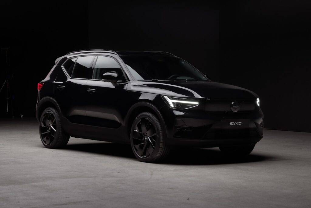 Volvo EX40 x EC40 Black Edition เข้มพิเศษ เปิดตัวในไทยพรุ่งนี้